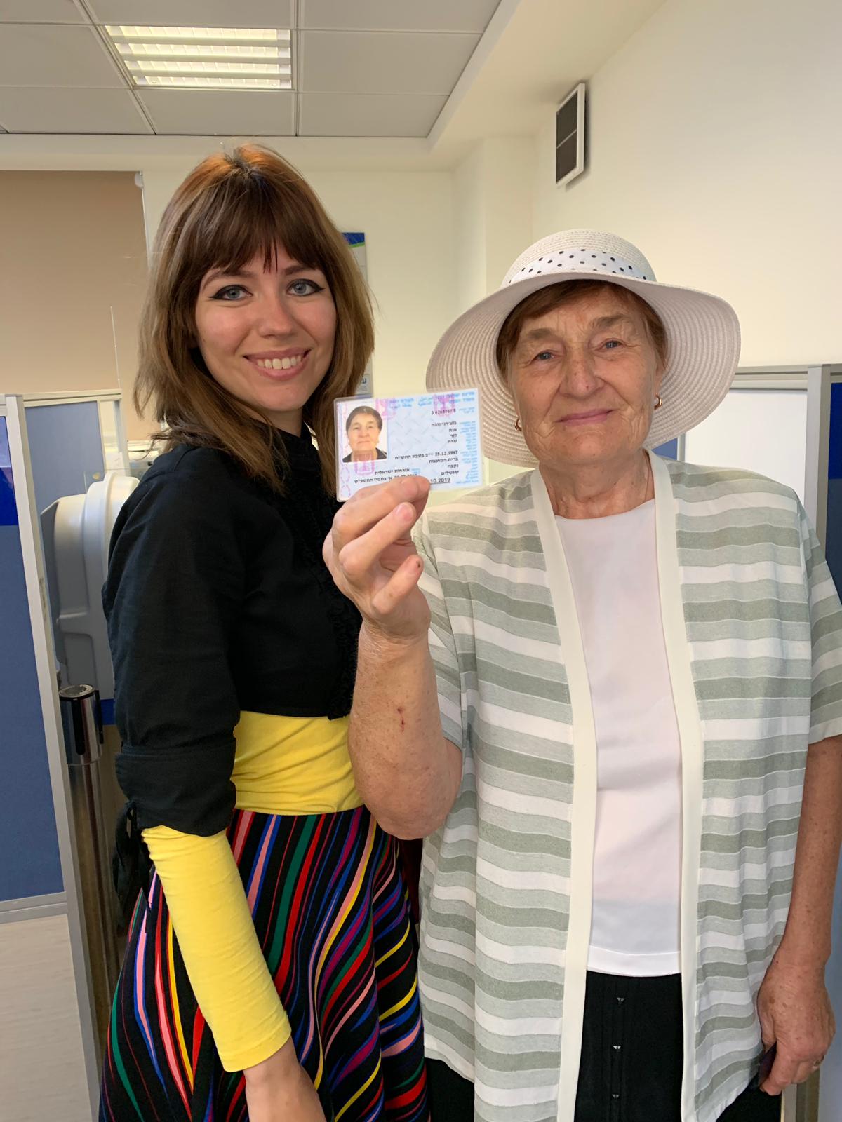 Subbotnik woman receives long-awaited Israeli citizenship - Shavei Israel