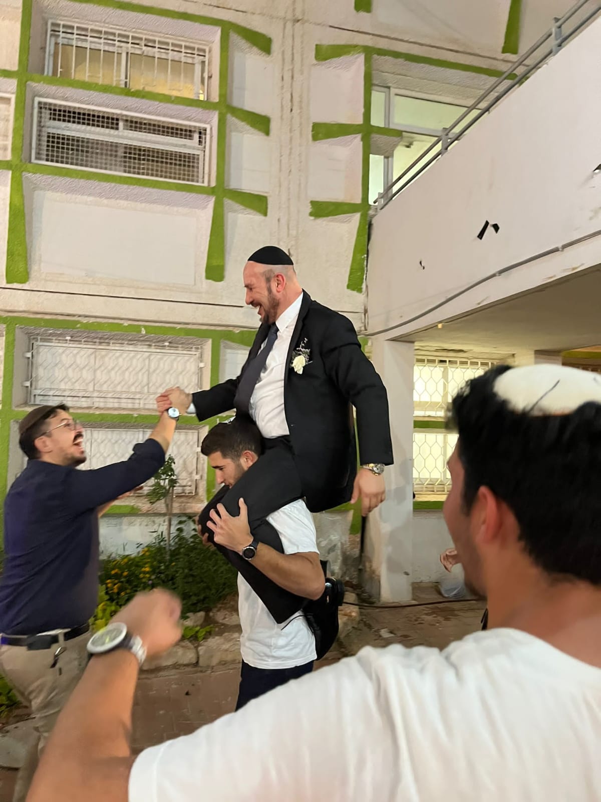 A long-awaited day for Elisha & Esther Chaya - Shavei Israel